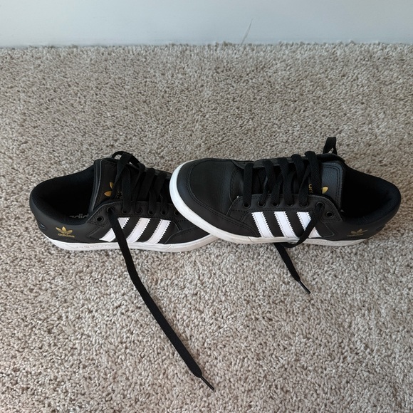 adidas | Shoes | Adidas Hardcourt Low White Black And Gold Sneakers ...